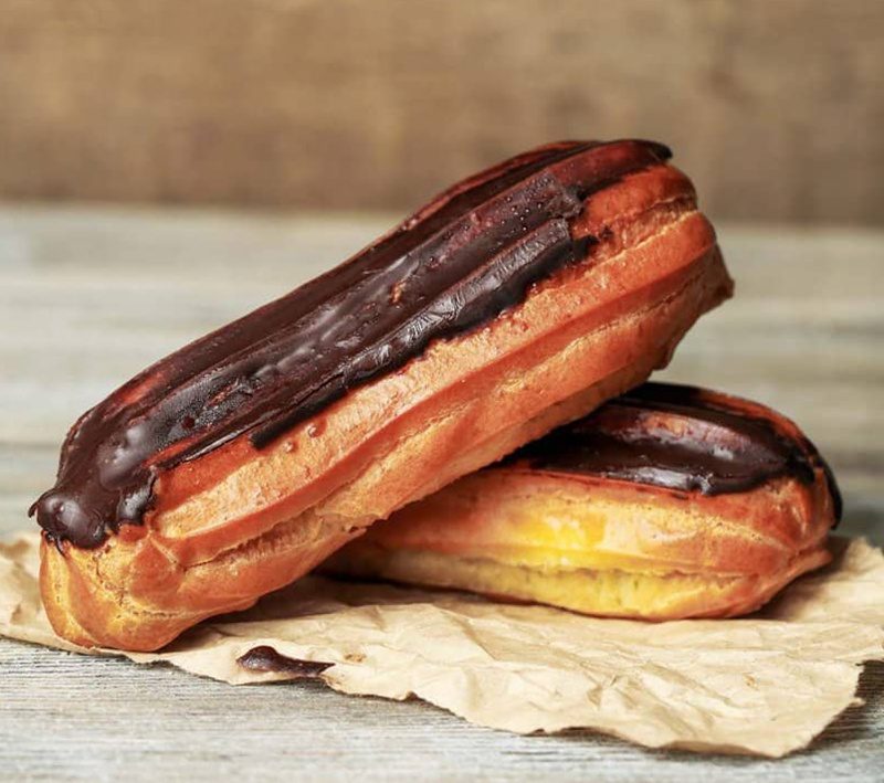 The Éclair: French Pastry History, Variations & Global Influence | Flux ...